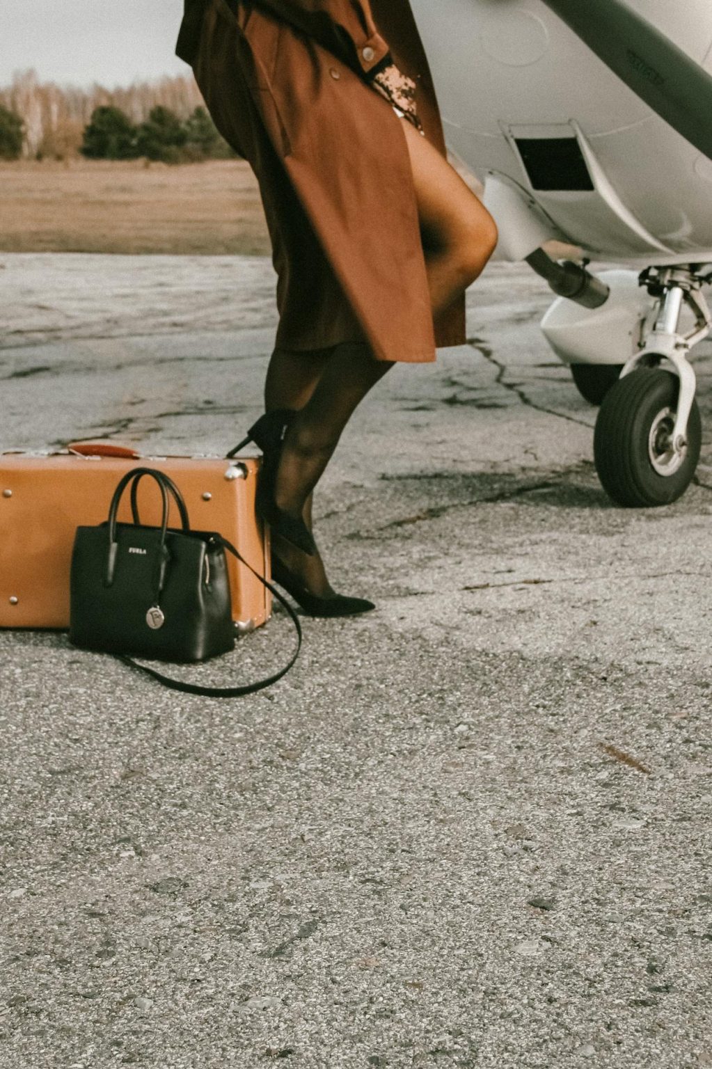 What To Wear On A Plane: Perfect Overnight Flight Outfits